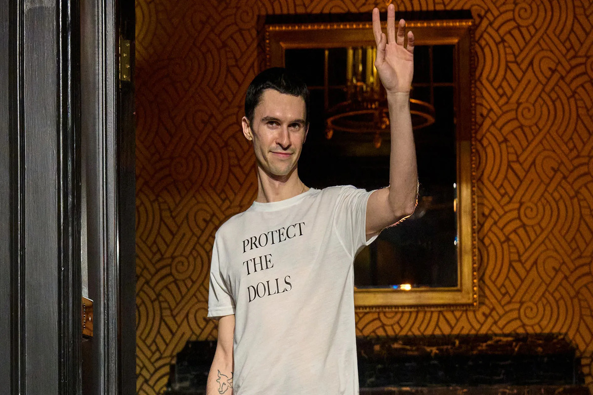 «Protect the dolls»: Όταν η μόδα μάχεται για τα δικαιώματα των trans γυναικών - Platform.gr